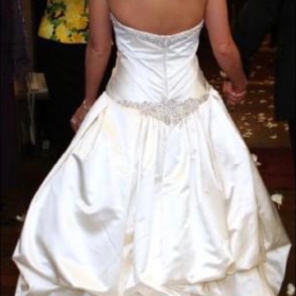 2010 Kenneth Poole Wedding Dress - Gem